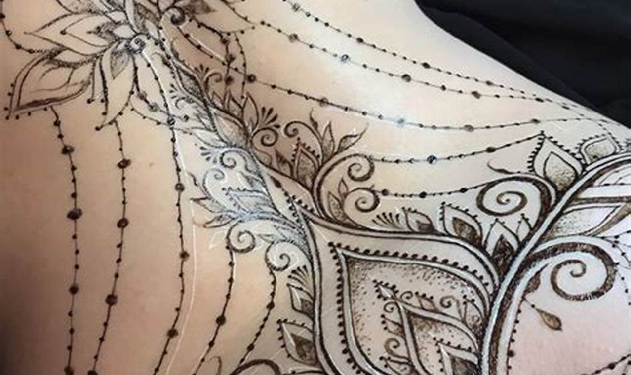 Beautiful Tramp Stamp Henna Designs & Ideas